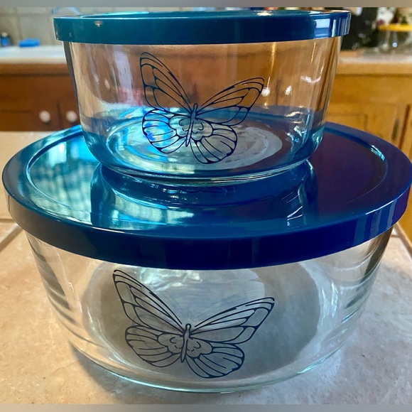 Dolly Parton | Kitchen | Dolly Parton Nwt 2 Pc Blue Butterfly Set ...